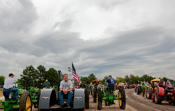 World's largest classic tractor parade achieved at State Fair | Local ...