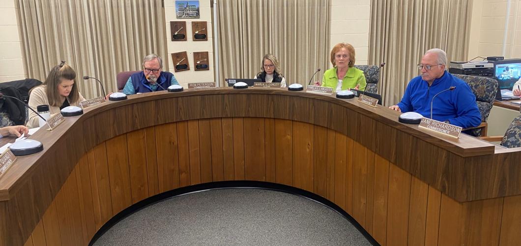 Deal to house ICE detainees not imminent, Hall County says