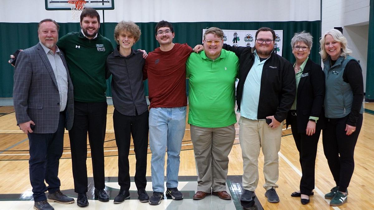 Central Community College esports receive national title rings