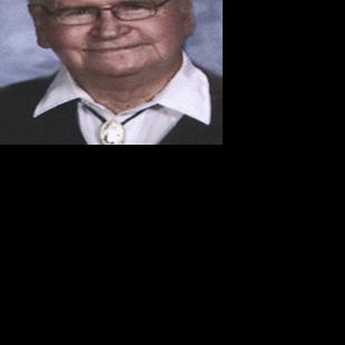 Robert E. Halstead, 82