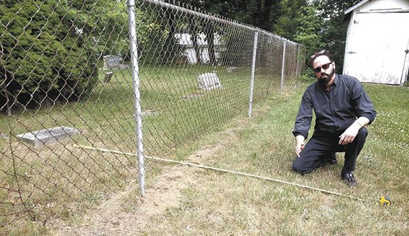 Crossing The Line: Fence encroaches on Jewish graves in Chesterfield ...