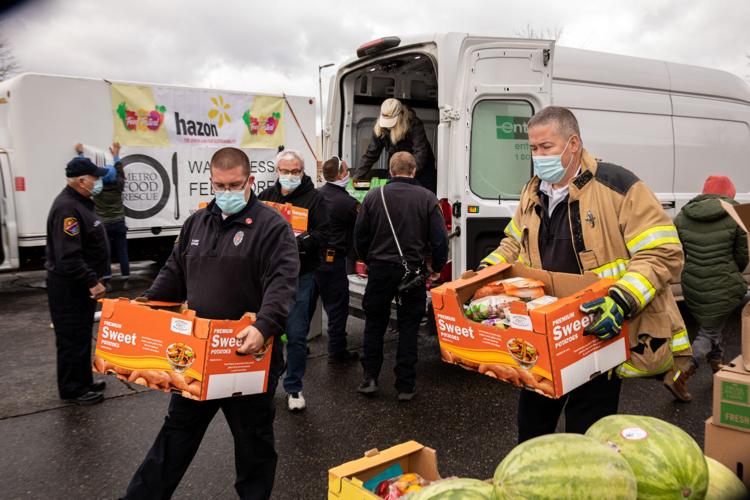 Sharing Food on Thanksgiving: Hazon Detroit Distributes Meals to 1,000 ...