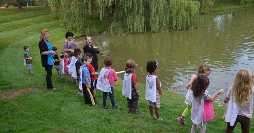 Tashlich Rituals | Archives | thejewishnews.com