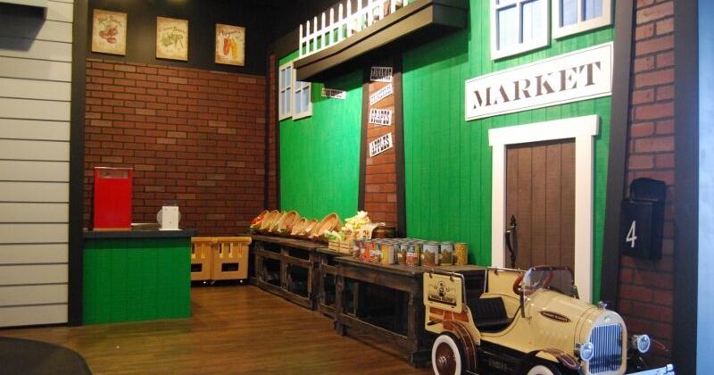 Detroit in miniature … and celebrate Earth Day with eco-chic beauty ...