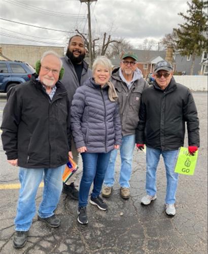 B’nai Moshe Volunteers Made the Holiday Bright | Faces & Places ...