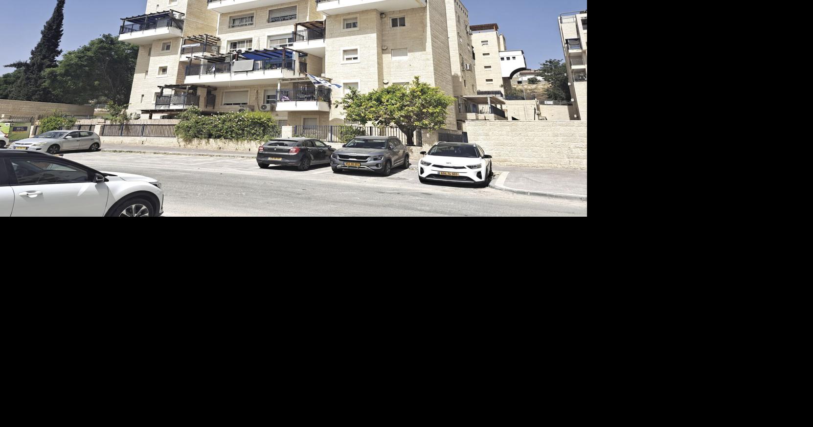 Israeli Apartment Dwellers Want Balconies That Accommodate a Sukkah ...