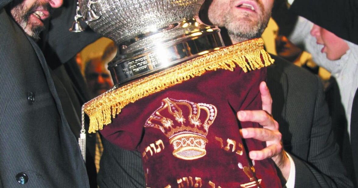 Rabbi Eliezer Cohen’s Family Commissions Or Chadash’s First New Torah ...