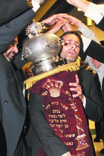 Rabbi Eliezer Cohen’s Family Commissions Or Chadash’s First New Torah ...