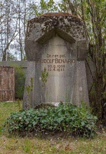What a Genealogy Search Revealed About the First Holocaust Victims ...