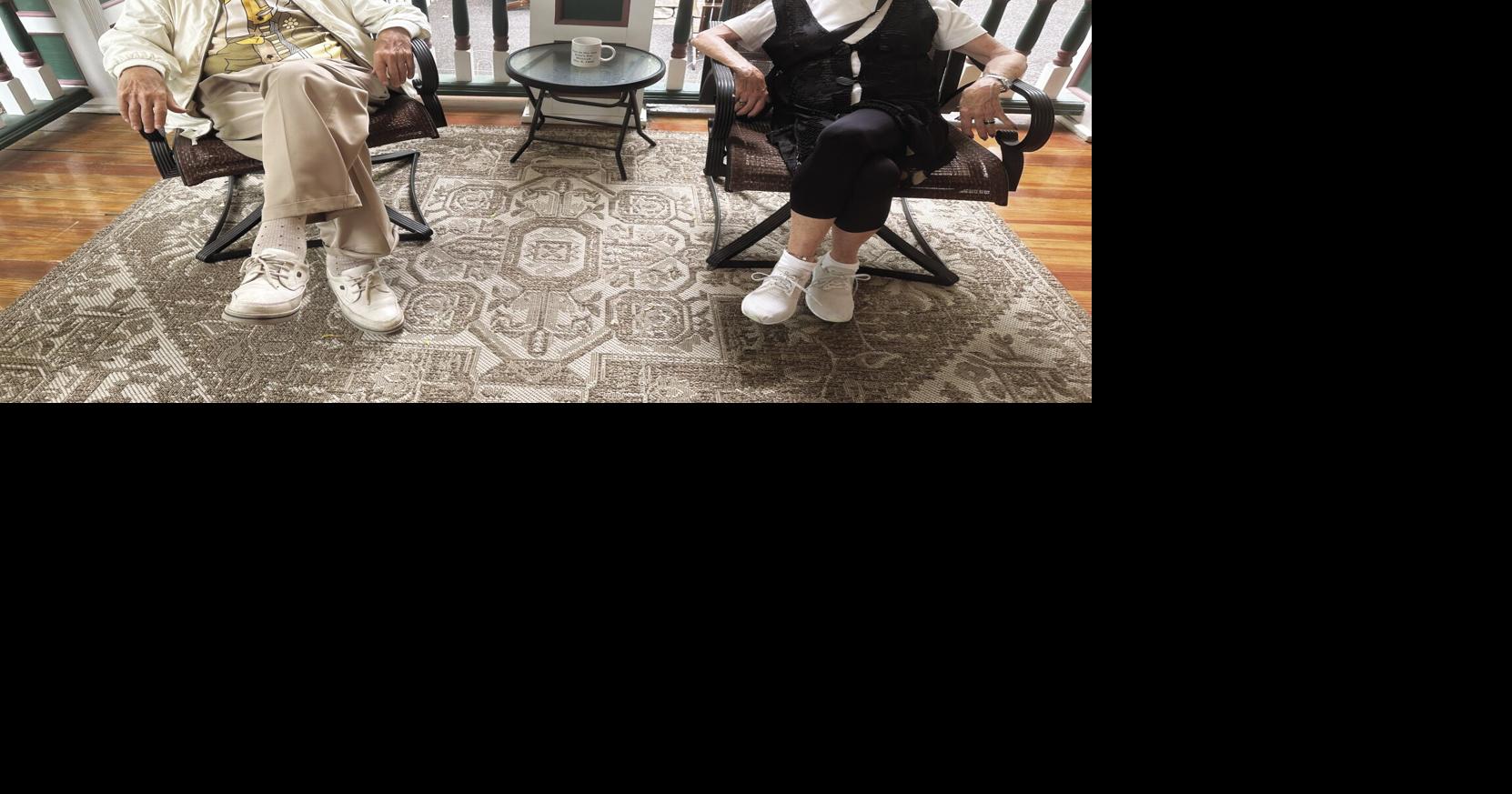 Henry and Janet Moses having tea at the Himelhoch.jpg | | thejewishnews.com