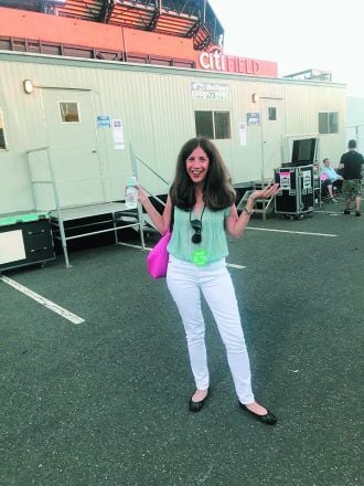 Hometown girl and film-critic extraordinaire Mara Reinstein auto ...