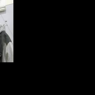 Cattle fitter trims, feeds, cares for cows pre-sale | News ...