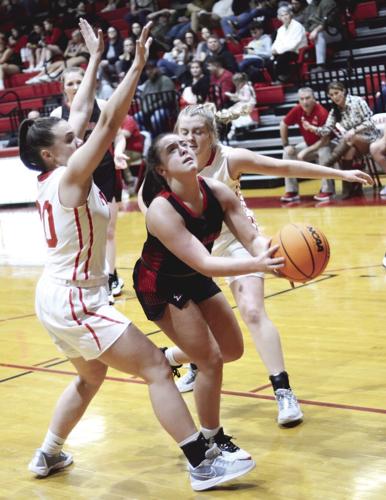 Reece ignites Pioneers for road win at Marion | Sports | thelebanonnews.com