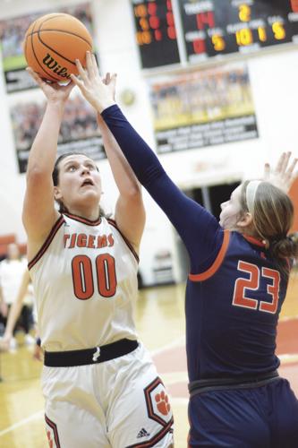 Kate Jessee’s double-double propels Honaker by Bears | Sports ...
