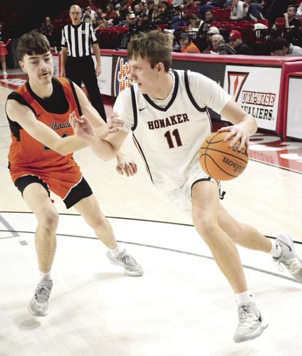 Honaker Boys Hoops win Region 1D championship | Sports | thelebanonnews.com