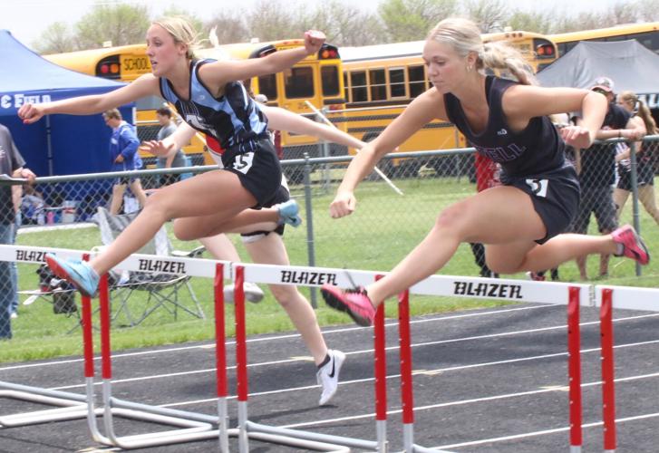 Axtell and Wilcox-Hildreth Track & Field | Galleries | themindencourier.com