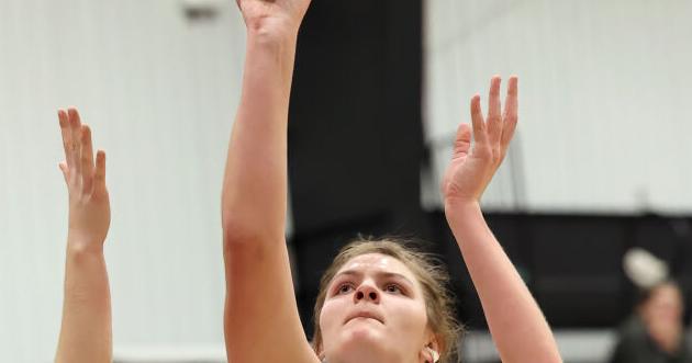 Wilcox-Hildreth Girls Fall to Red Cloud in Final Minutes | Wilcox ...