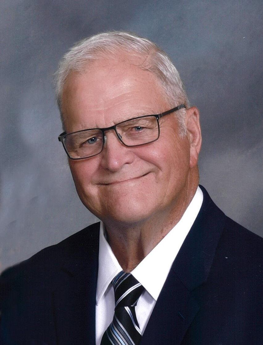 Elliott Nielsen | Obituaries | themindencourier.com