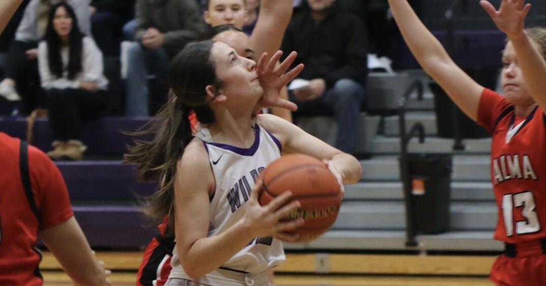 Lady Wildcats Split Weekend Games | Axtell | themindencourier.com