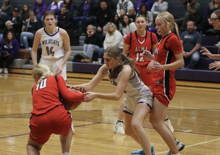 Lady Wildcats Split Weekend Games | Axtell | themindencourier.com