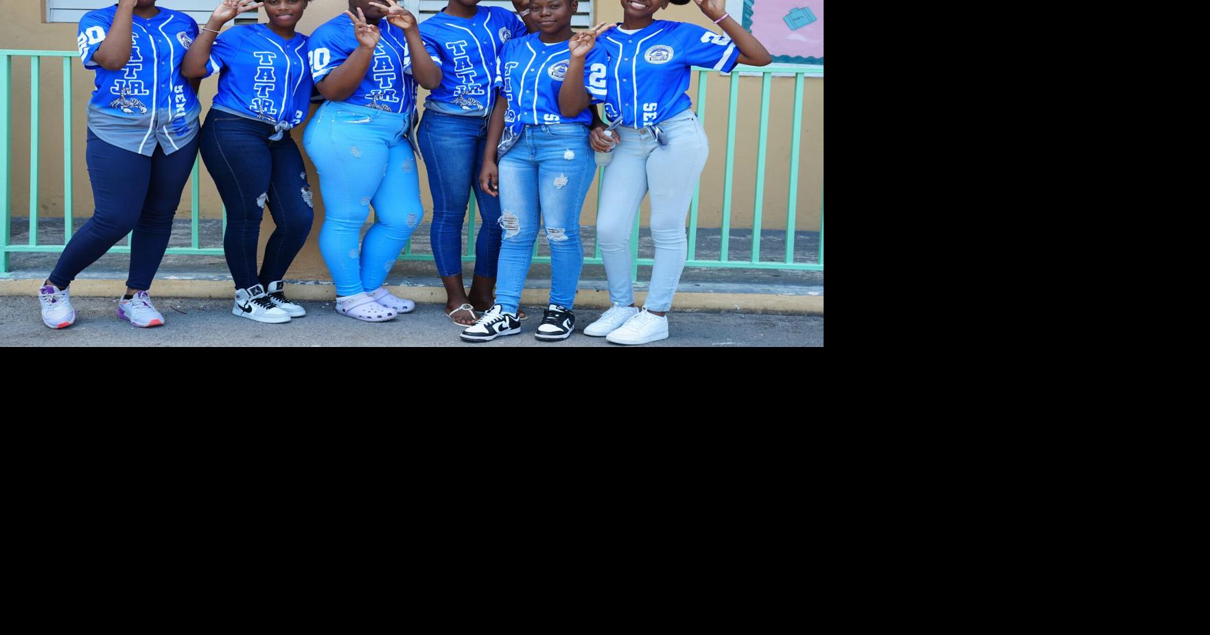 Celebrating seniors at T.A. Thompson | Lifestyles | thenassauguardian.com