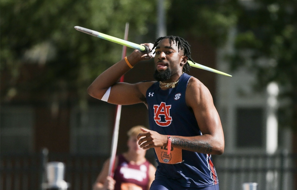 Strachan to enter transfer portal; Otabor, Cartwright honored | Sports ...