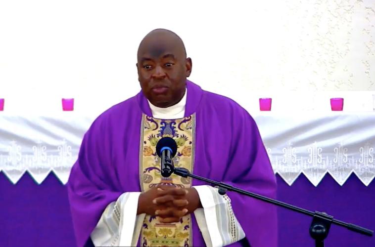 Father Roderick Bain urges introspection | Religion | thenassauguardian.com