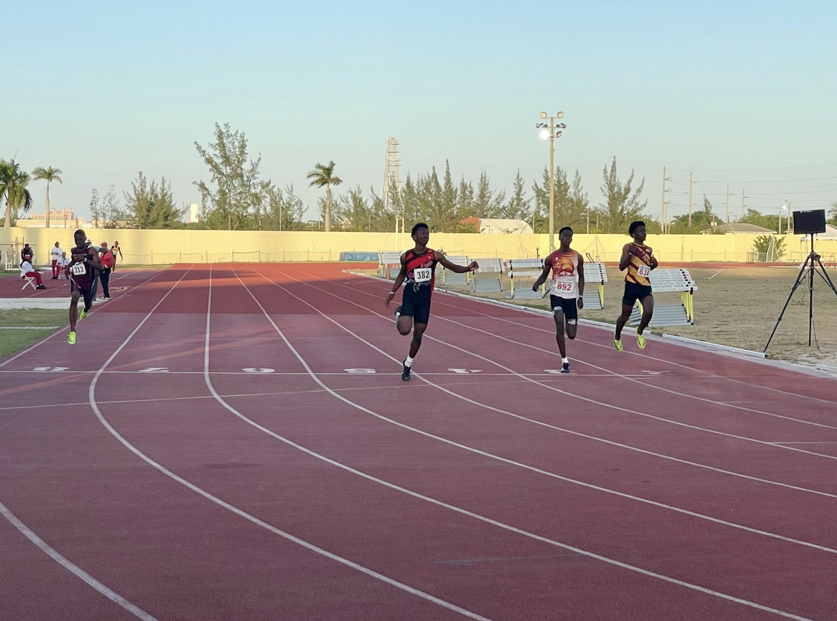Athletes off and running at T-Bird Flyers classic | Sports ...