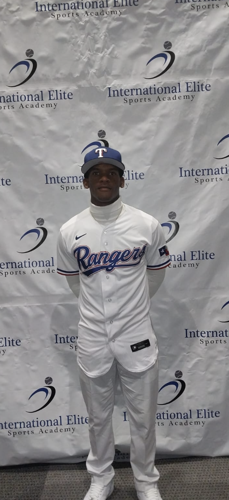 Pinder signs with the Rangers | Sports | thenassauguardian.com
