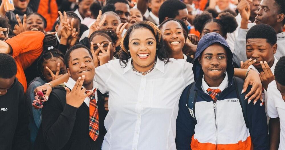 Marathon MP treats R. M. Bailey students | | thenassauguardian.com