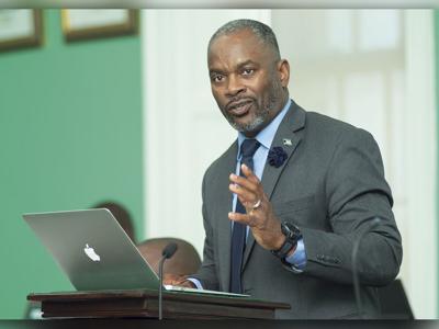 Lewis hits back | News | thenassauguardian.com