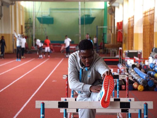 Bahamian hurdler Smith entering the pro ranks | Sports ...