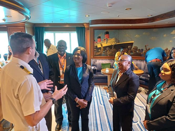 Eyeful: Queen Victoria arrived in splendor | Grand Bahama ...