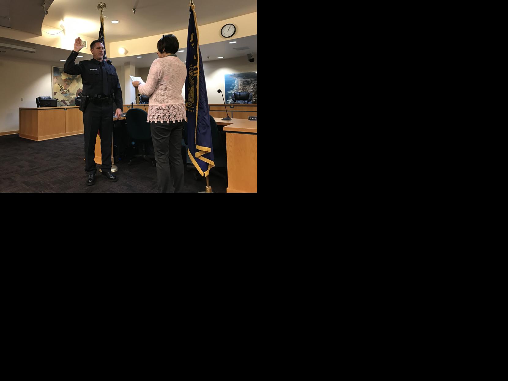 TAKING THE OATH: Two new police officers sworn in | News | thenewsguard.com