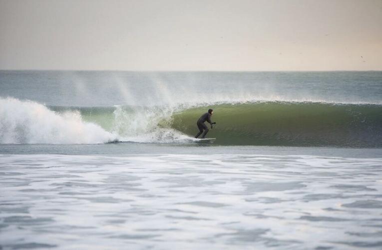 Protecting surf breaks mitigates climate change, helps coastal ...