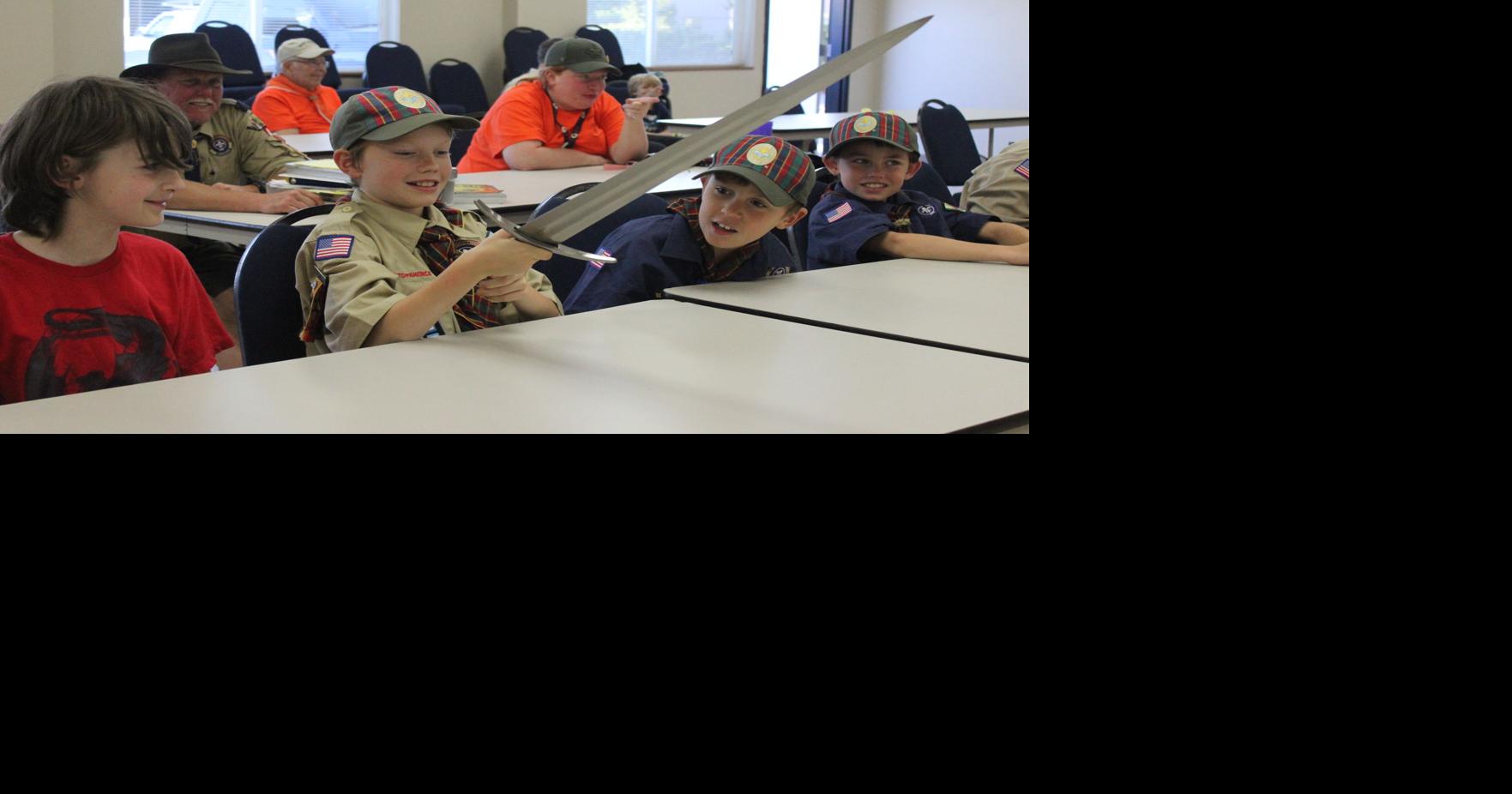 SWASHBUCKLERS: Cub Scouts learn about fencing | News | thenewsguard.com