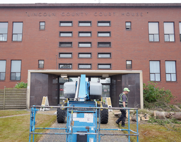 Photos / Trees Down: Several trees removed from courthouse lawn | News ...