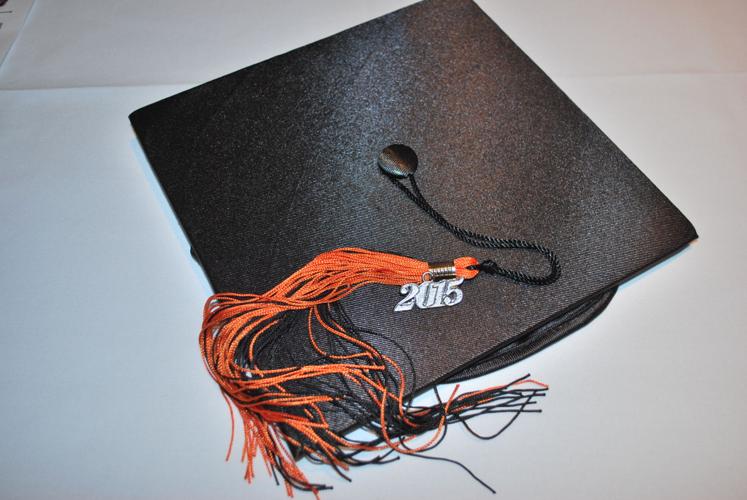 PHOTOS: Taft seniors prepare for graduation | News | thenewsguard.com