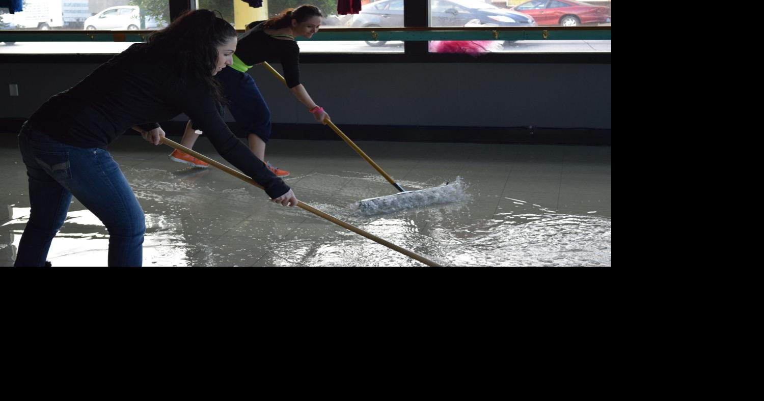 Mini Pet Mart: Roof Collapse | News | thenewsguard.com