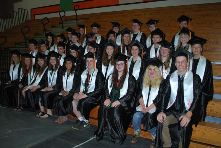 PHOTOS: Taft seniors prepare for graduation | News | thenewsguard.com