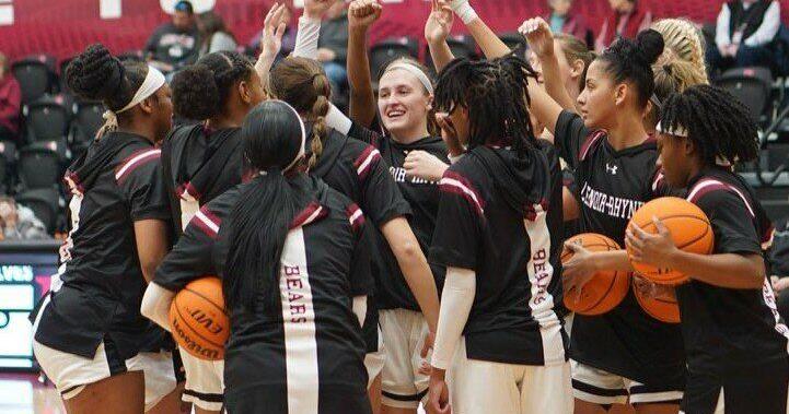 L-R leading scorer Crooks crosses 1,000 career points | Sports | The Paper