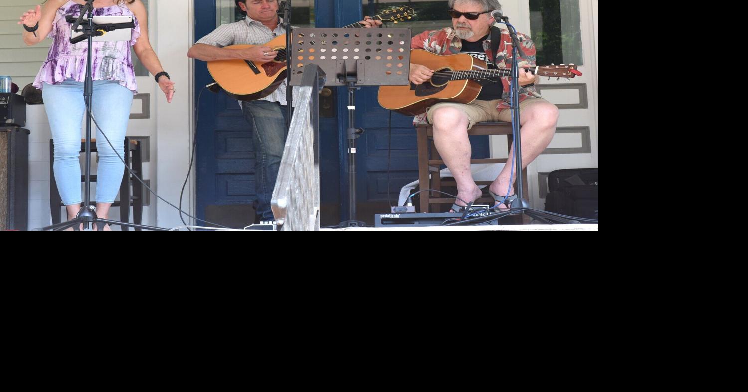 Pickin' on the Porch | Photo Galleries | thepaper.media