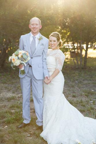 Ruthart and Pace Exchange Vows | Weddings | theparisnews.com