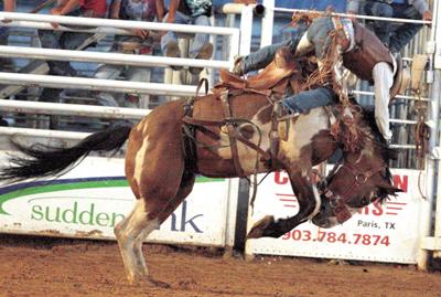 Three days of roping, riding, racing | Front Page | theparisnews.com