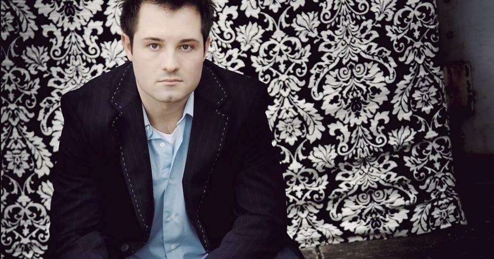 Christian Davis to headline Country Dinner Theater | Free ...