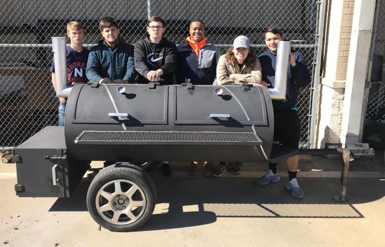 Paris HS students renovate rusty smoker | News | theparisnews.com