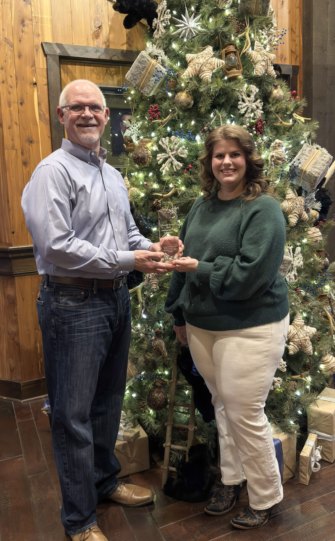 Cheyenne Brewster named Peoples Bank 2025 Employee of the Year | News ...