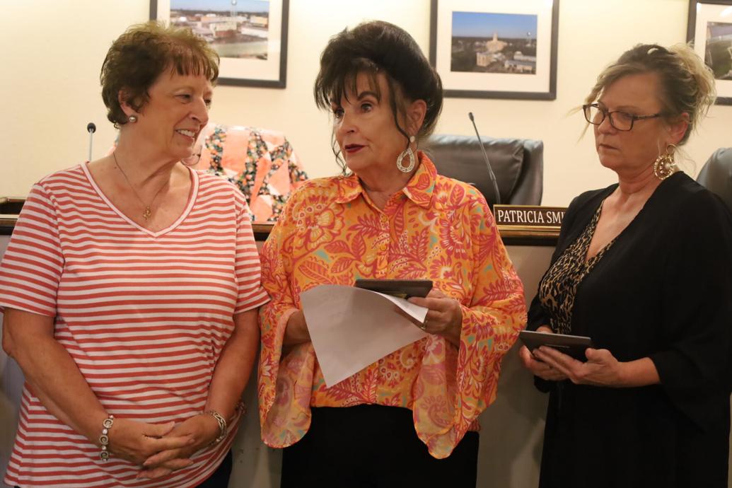 Clarksville says goodbye to volunteer, city manager | News ...