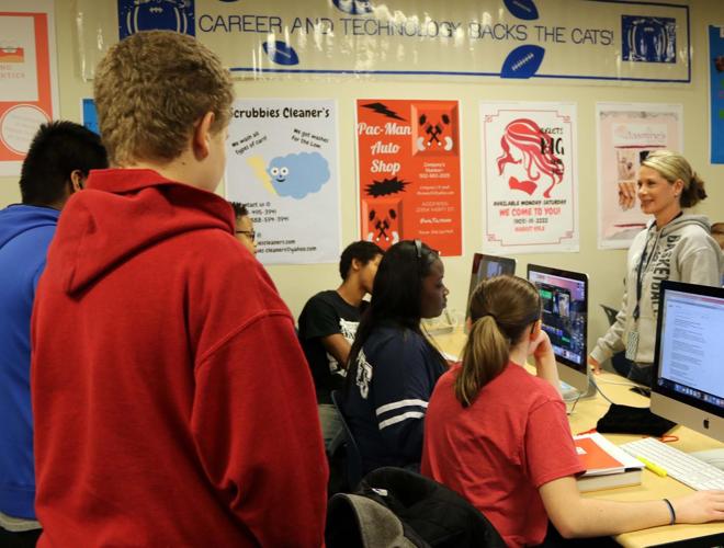 PJHS students tour PHS CTE classrooms | News | theparisnews.com