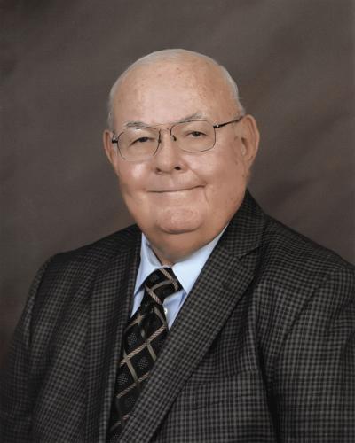 College announces distinguished alumnus | News | theparisnews.com